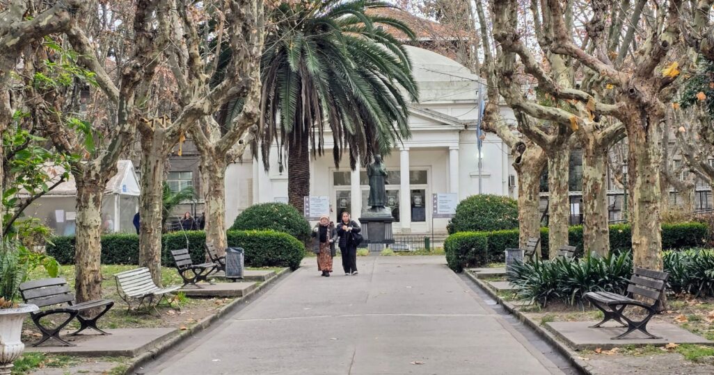 APUBA – Sitio Oficial » ABRAZO AL INSTITUTO DE ONCOLOGÍA ÁNGEL H. ROFFO---